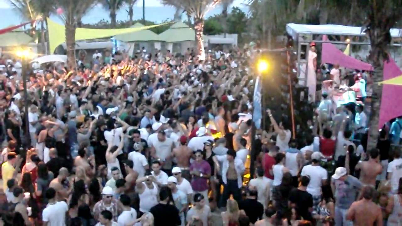 Steve Angello & Axwell "Size Matters Pool Party" @ Eden Roc WMC 2010 ...