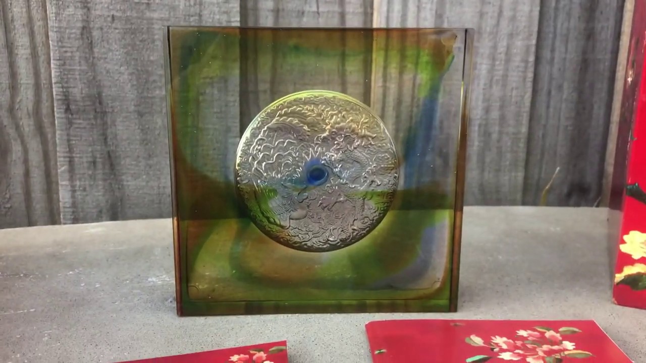 Liuligongfang Crystal Glass Art Dragon and the Phenix - YouTube