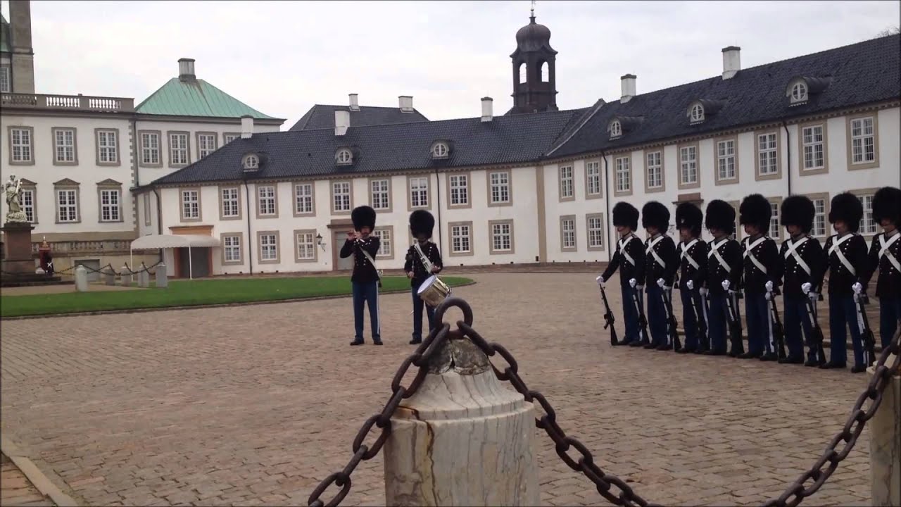Tambourer - Fredensborg Slot 2012 - YouTube