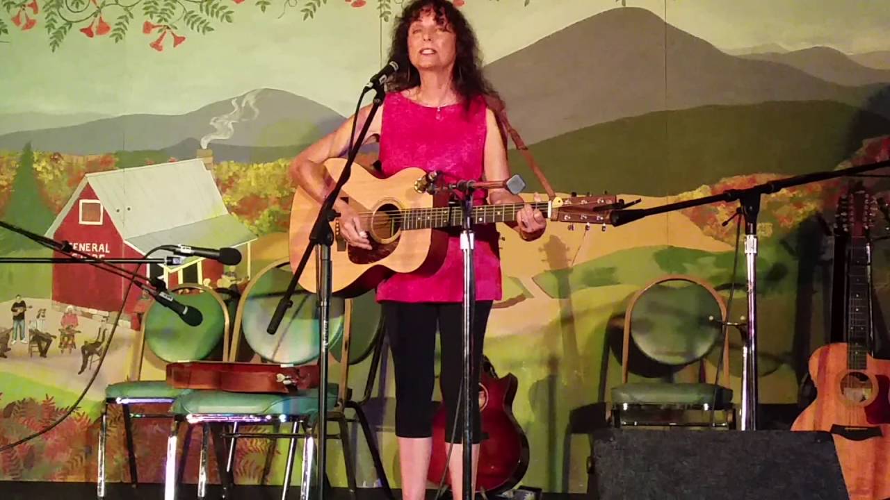 Anne MacFie at the Great American Dulcimer Convention - YouTube