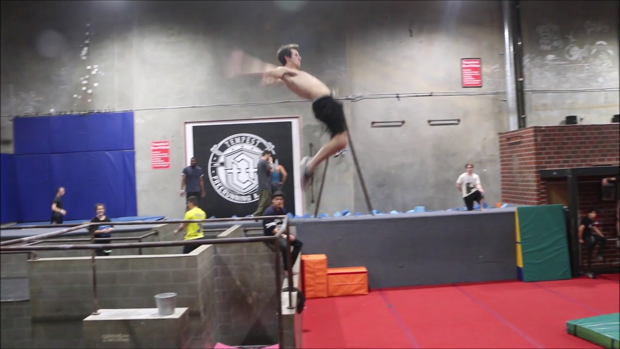 Corbin Reinhardt Freerunning - YouTube