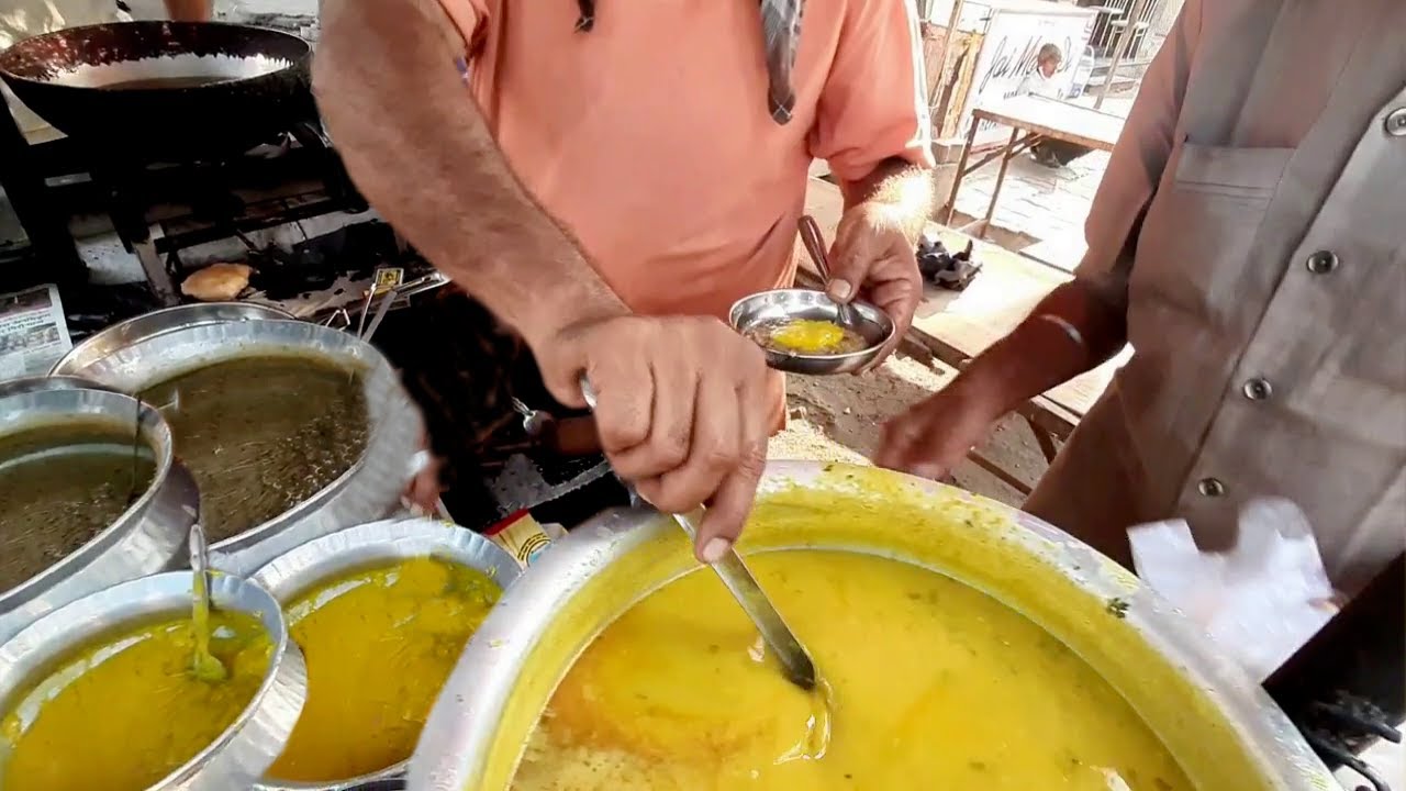 Famous Sindhi Breakfast in Nagpur | Dal Pakwan & Dal Puri @ 25 Rs ...
