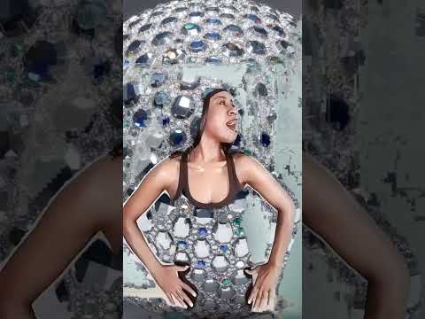 Model shocks with exotic look!!  And Mariah Carey high note!!!