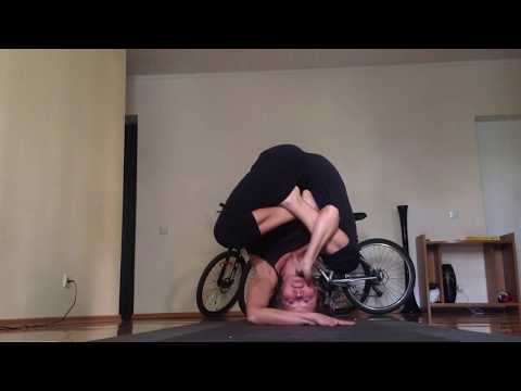 Headstand Ardha Viparita Garbha Pindasana with support