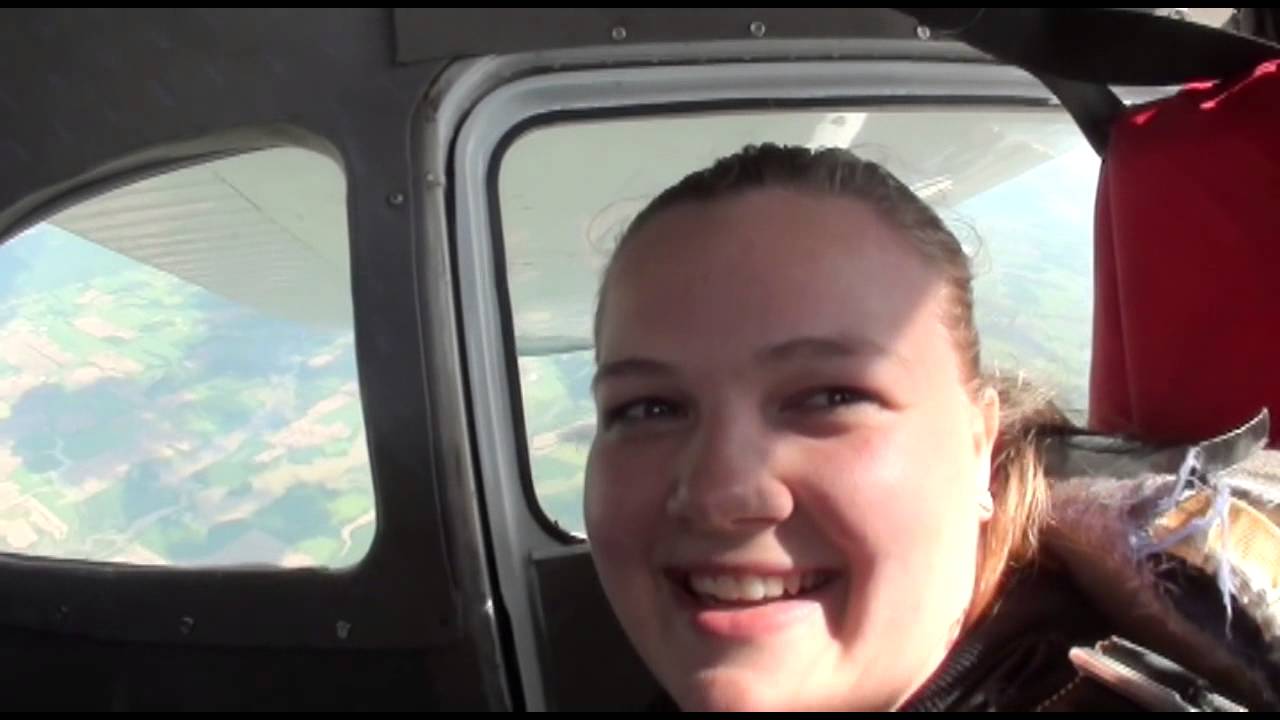 Dawn Rauch - Skydives at Vermont Skydiving Adventures - YouTube