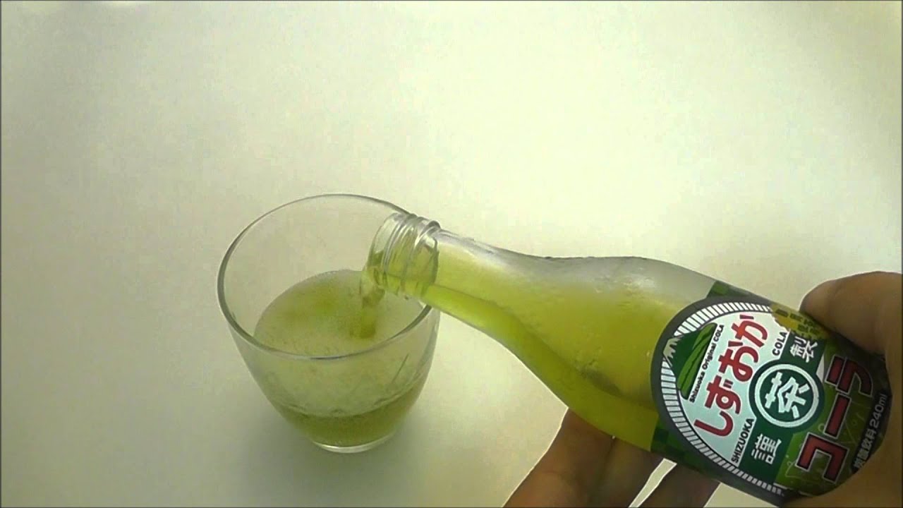 Japanese Candy & Snacks #023 Japanese Green Tea Cola - YouTube