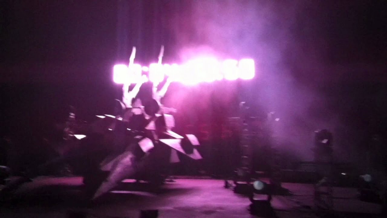 SKRILLEX at Red Rocks 2012 (Watch in HD!) - YouTube