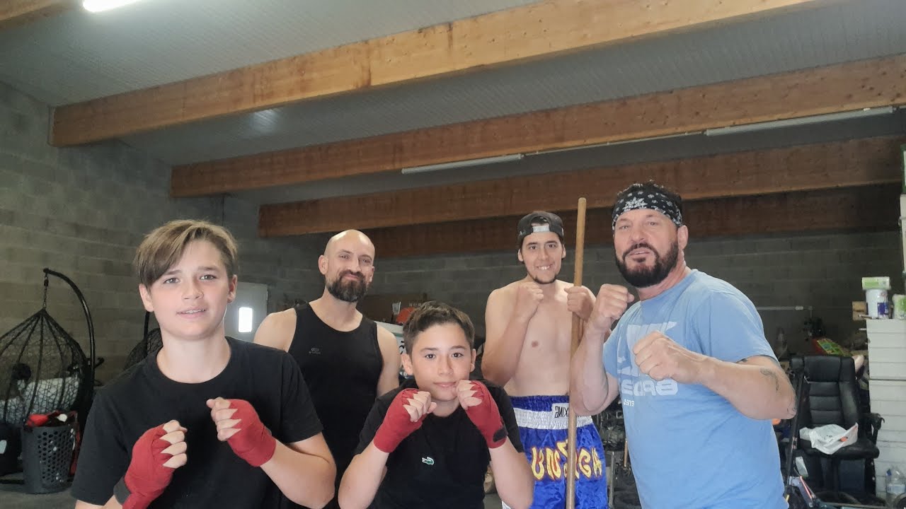 allé on passe les gants avec Alexis. Hugo.Joris et Rémi formation boxe ...
