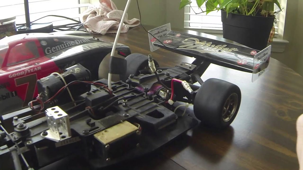 Kyosho Pennske PC19 - YouTube