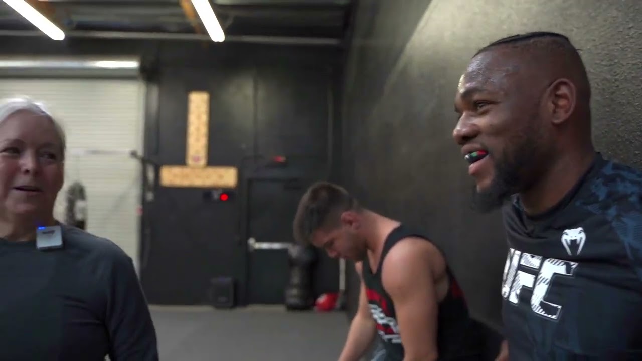 Wrestling Practice Coach Carolyn Wester with Manel Kape UFC, Chrissy ...