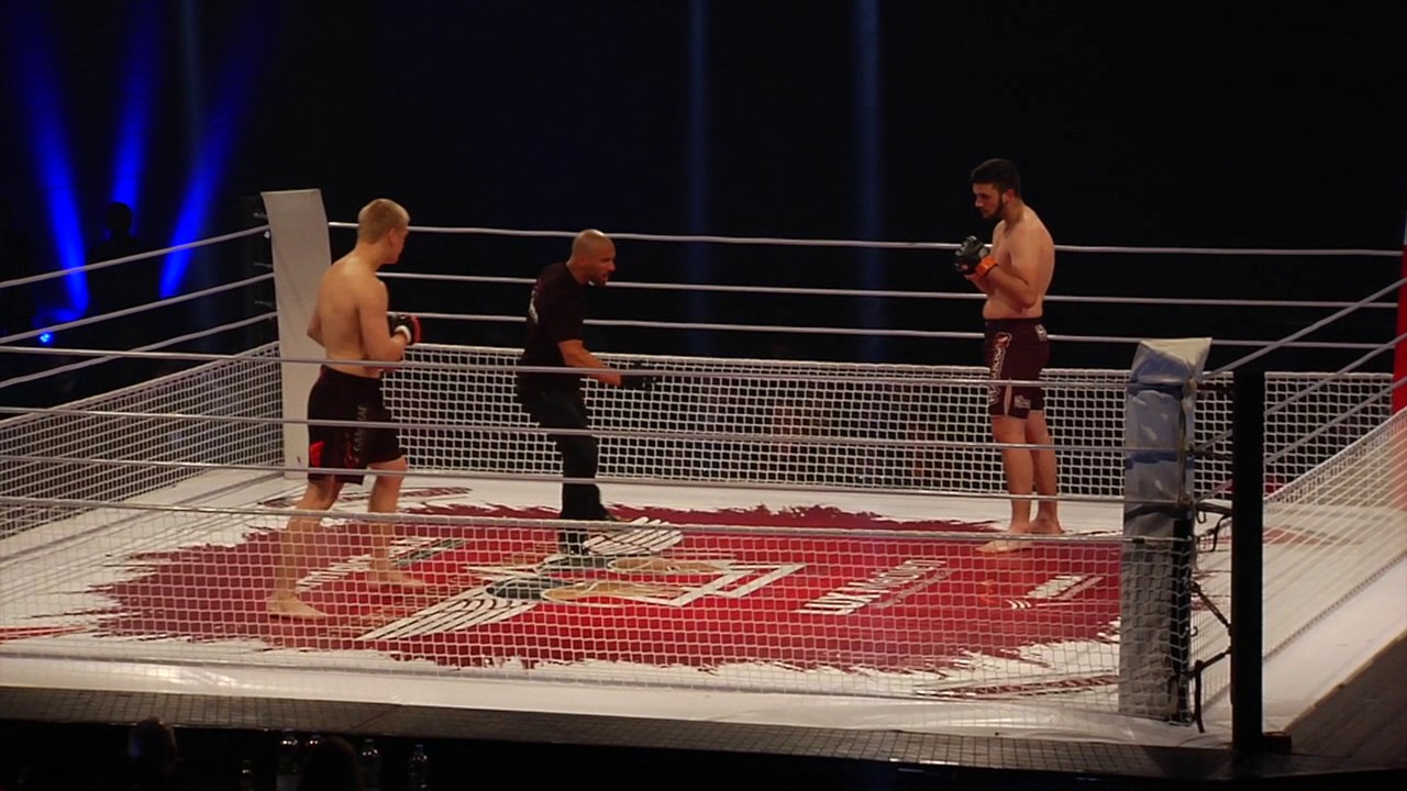 IFC7 – Igor Kantar vs Robert Lau - YouTube