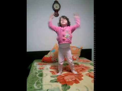 Danseaza de rupe:))