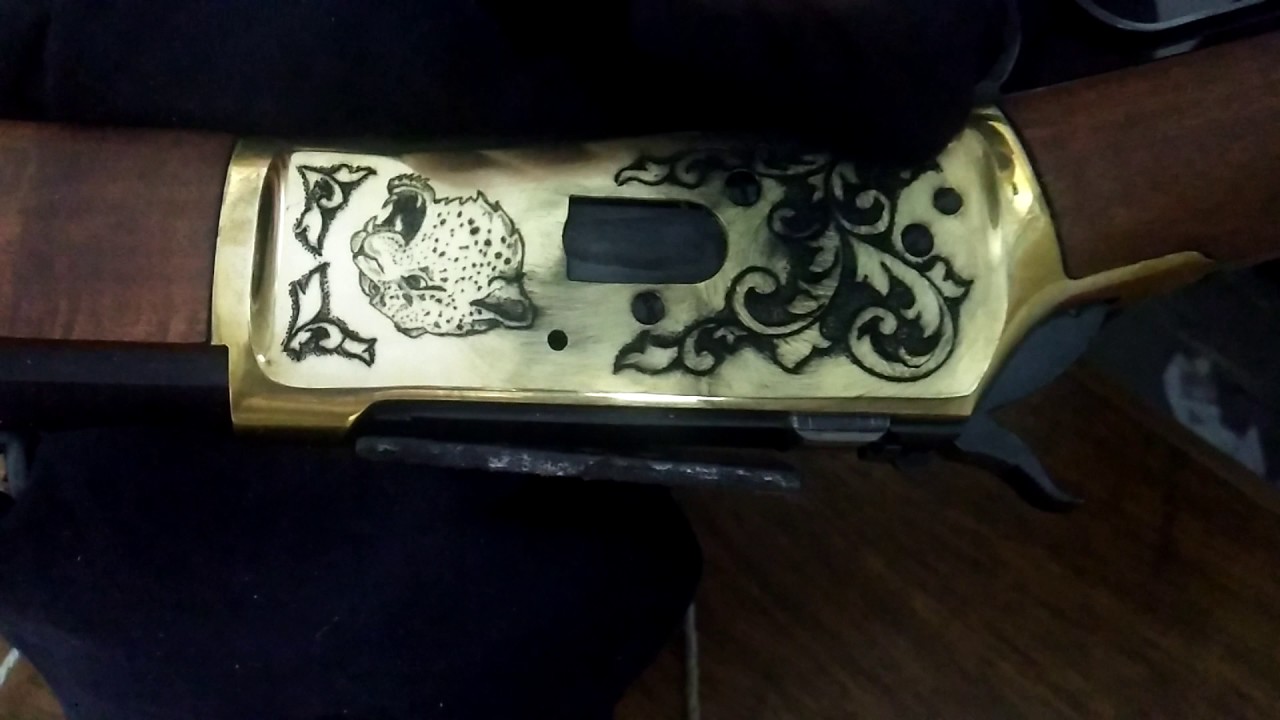 Engraving Carabina Puma - YouTube