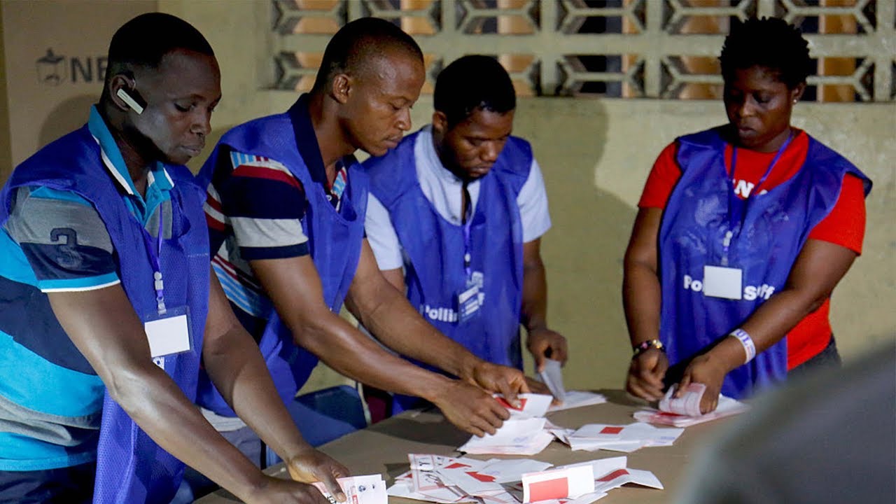 Vote-counting underway in Liberia run-off race - YouTube