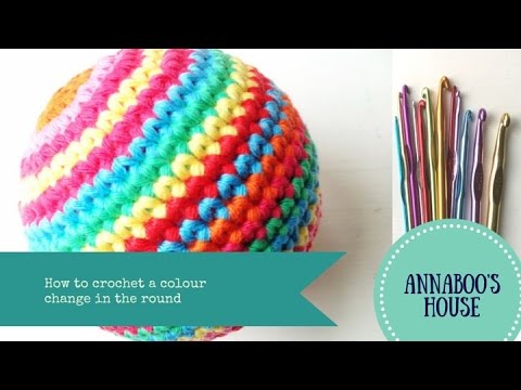 How to crochet a colour change in the round - YouTube