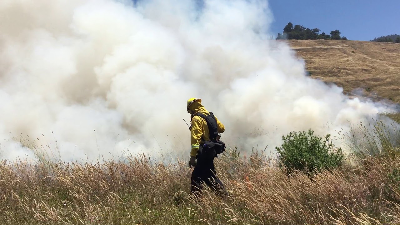 Prescribed burn at Fort Ross State Historic Park - YouTube