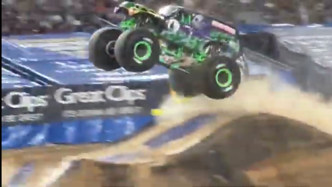 Monster Jam Highlights Jumps and Crashes - YouTube