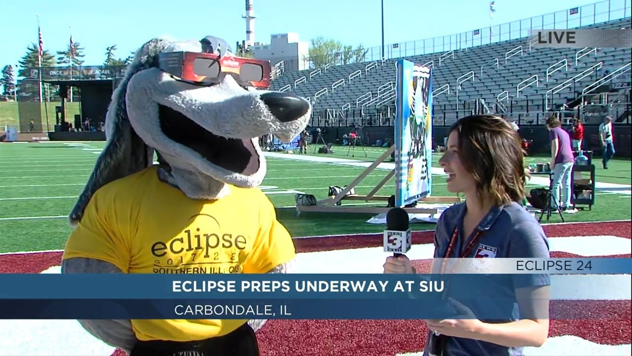 Meteorologist Jacie Brianne chats with SIU Saluki - YouTube