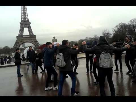 Eyfel kulesi  tulum ile horon