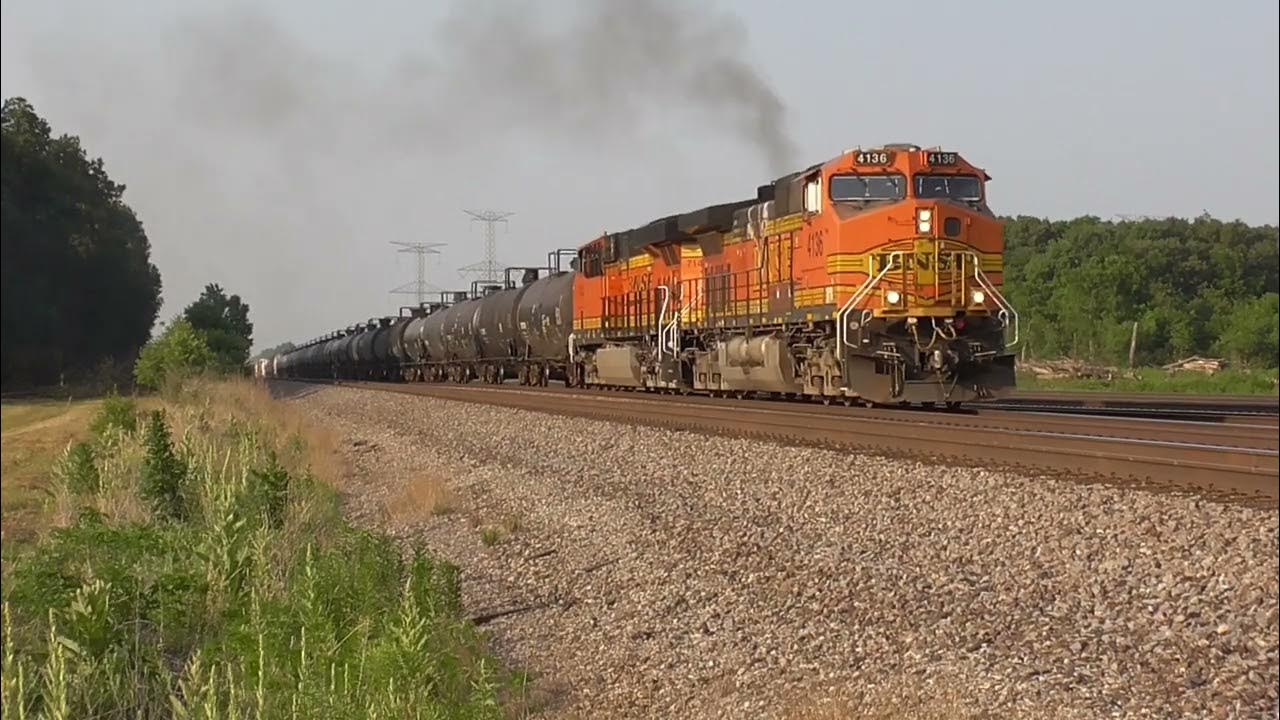 BNSF 4136 West at Murphy Road, North of Coal City, Il - YouTube
