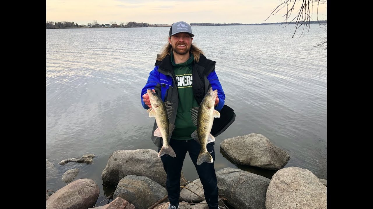 Spring South Dakota Walleye Fishing - YouTube