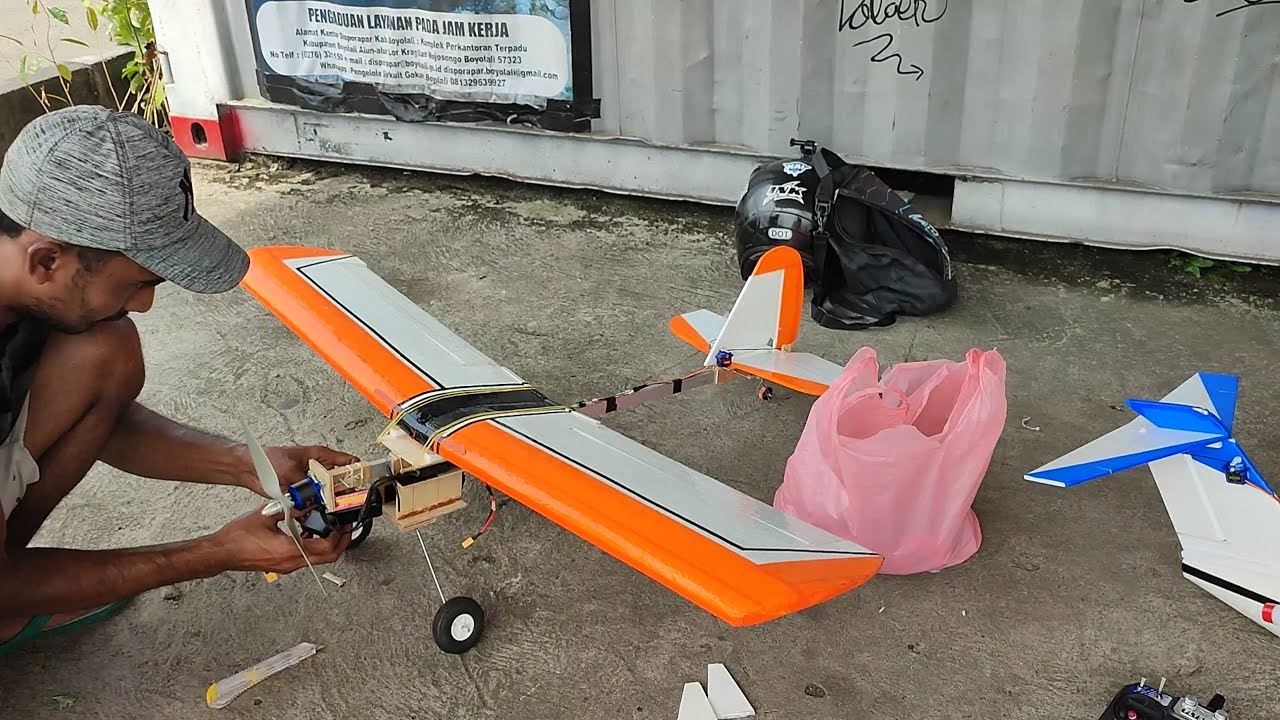 Pesawat Rc Model Trainer simpel bahan seterfoam bodi alumunium - YouTube