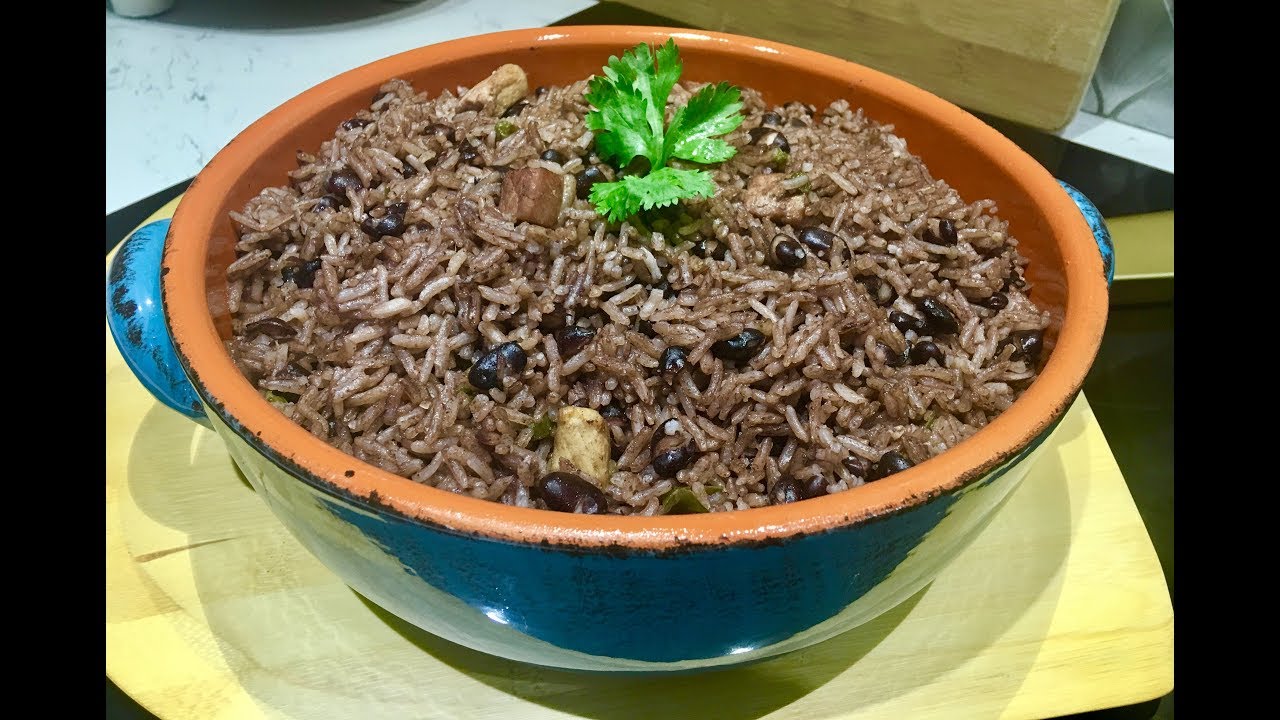 Congrí Cubano / Moros y Cristianos - YouTube