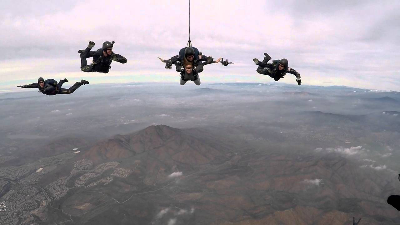 Skydiving with the Navy Leap Frogs - YouTube