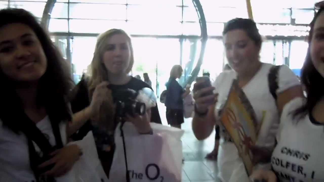 The Road To Glee: Meeting fans - YouTube