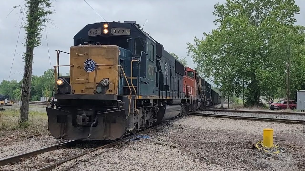 Train Y102 at Attalla, Al 4-26-27 - YouTube