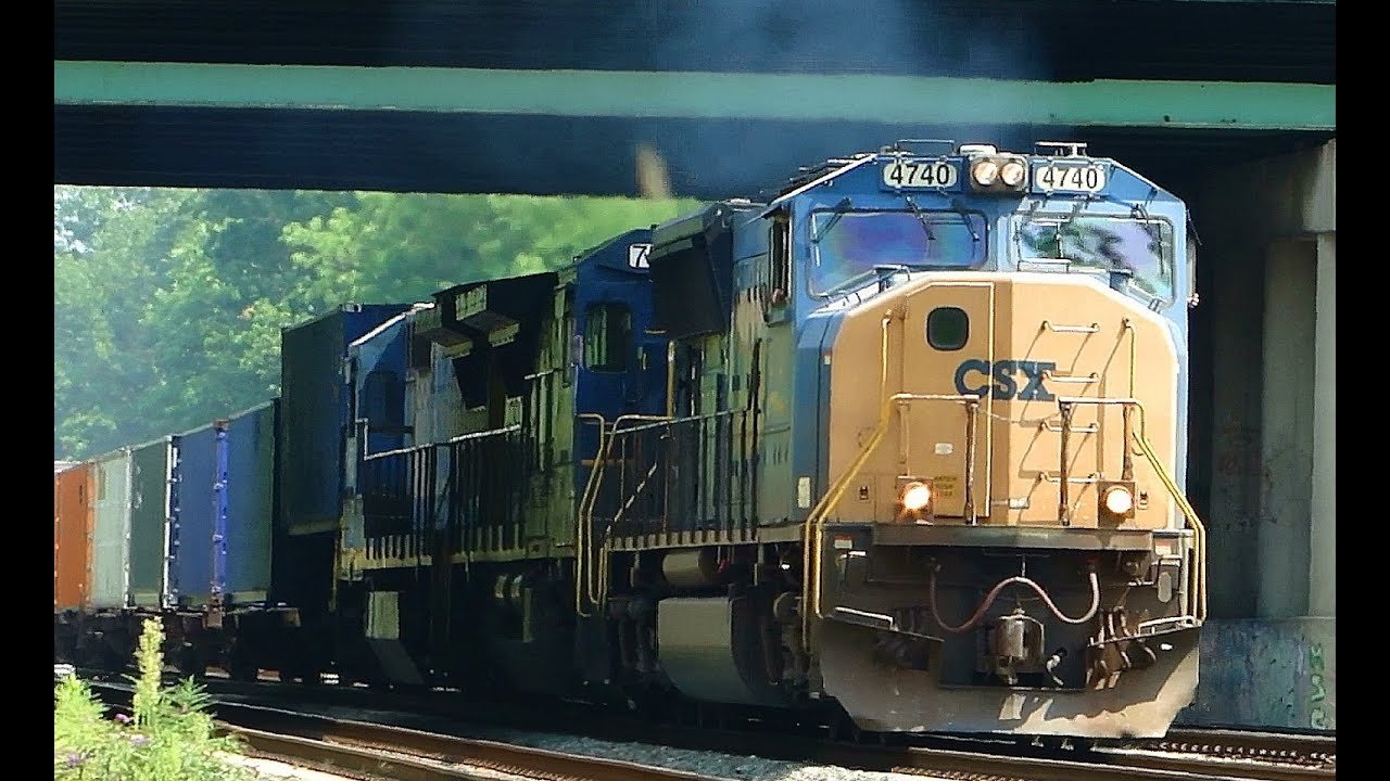CSX Intermodal Train With 3 Power Units - YouTube
