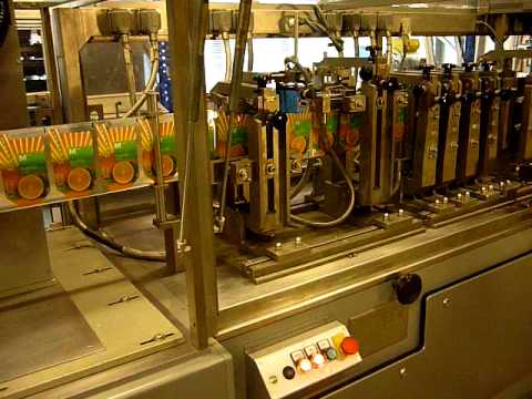 Volpak S240 DF with strawapplicator Running - Varupack - YouTube