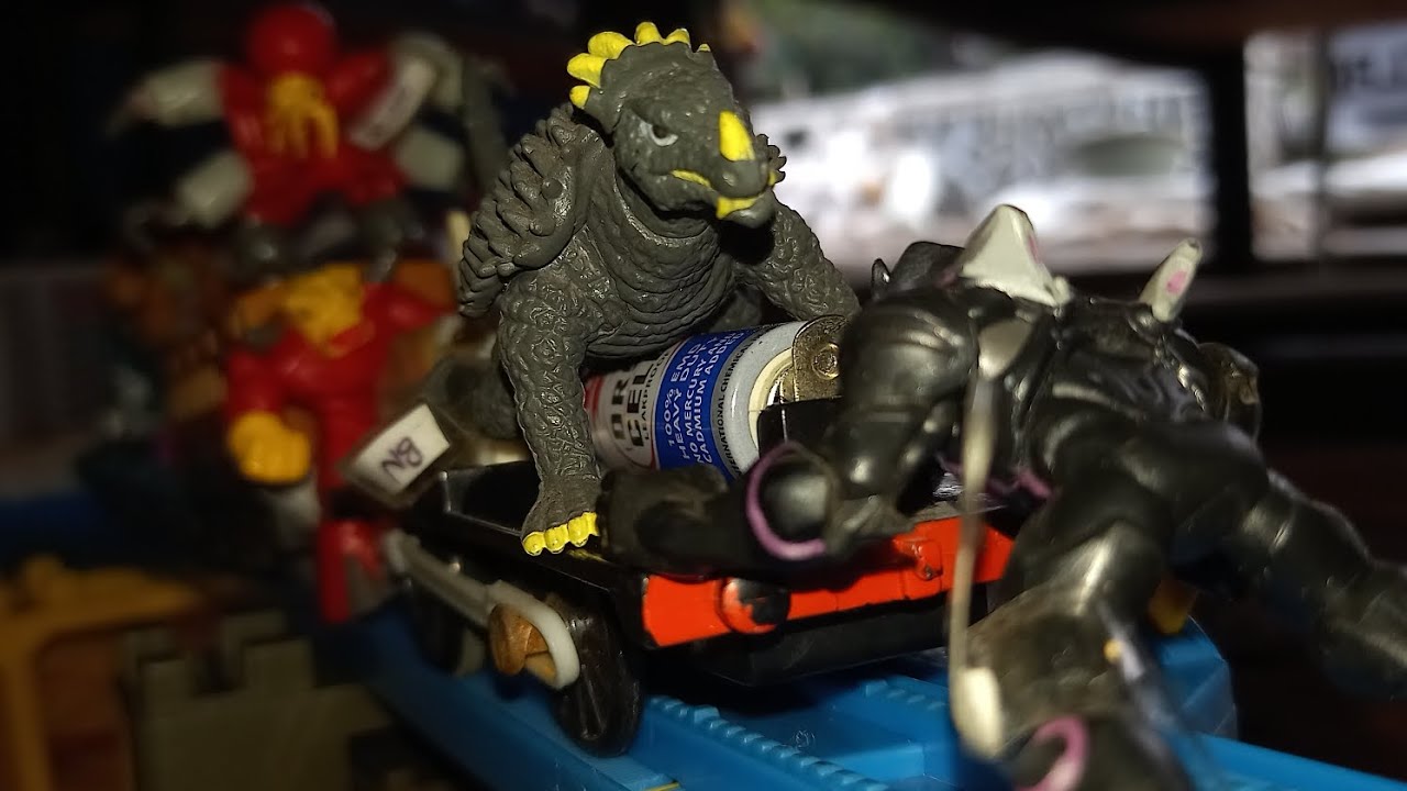 Banyak MONSTER di kereta, Bagaimana cara mengalahkannya ??? - YouTube