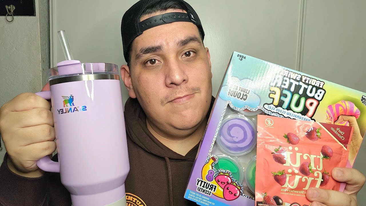 ASMR - Buying Gifts for Christmas - Roleplay - (soft spoken, tingles ...