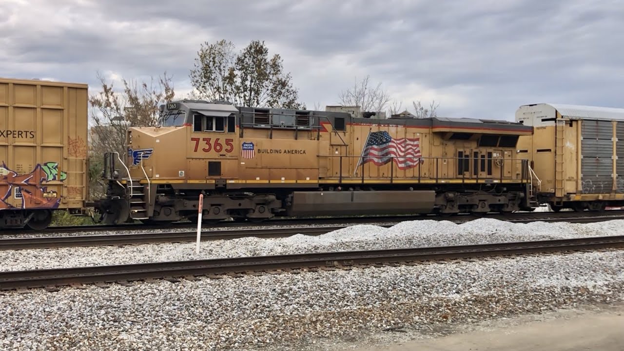 Longest Union Pacific Train I Ever Filmed! DPU Working Hard, Rolling ...