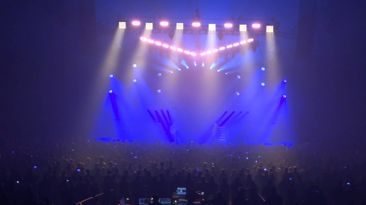 Shinedown - Simple Man - Xfinity Arena (Everett) 10/26/15 - YouTube