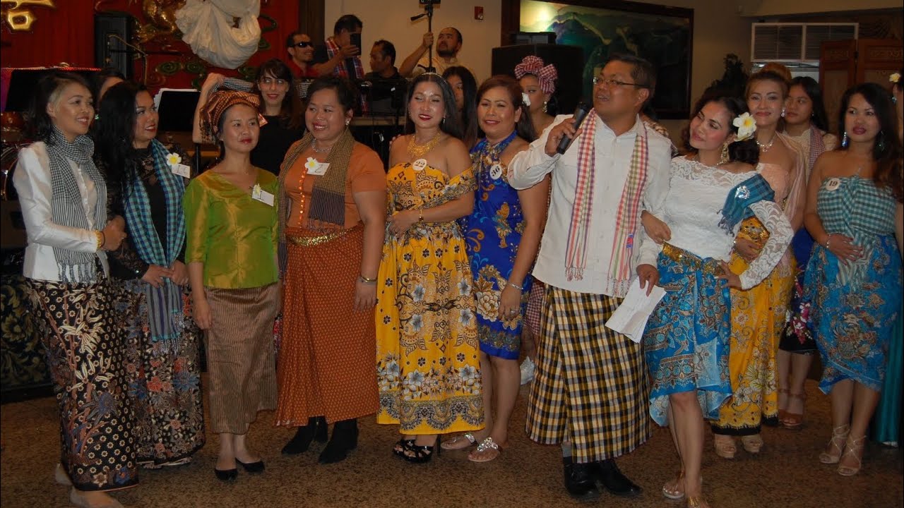 ពិធីជប់លៀងក្រម៉ា សារ៉ុងខ្មែរ | Fundraiser Sarong and krama party - YouTube