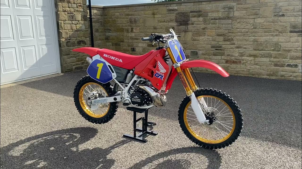 1990 Honda CR250 fully restored - YouTube