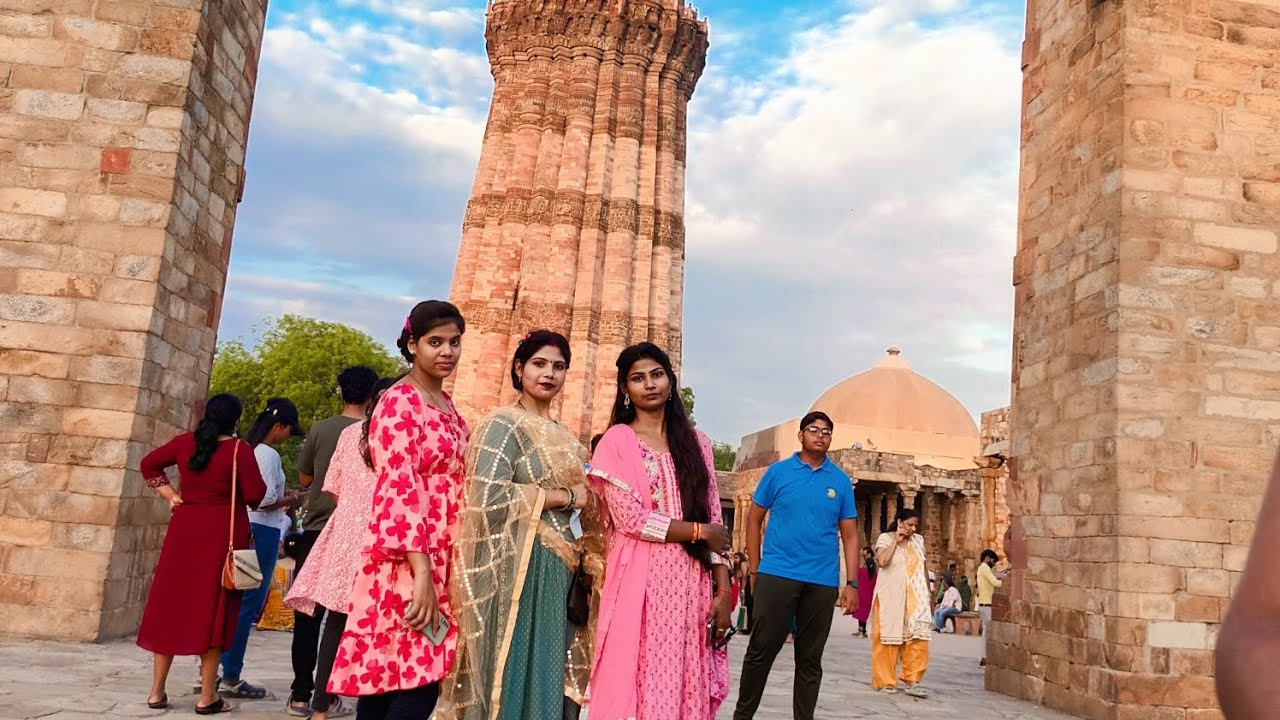 Qutub Minar Some Pal Enjoy Video. - YouTube