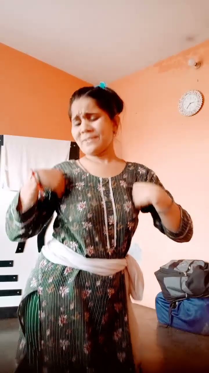 chooli ke peeche super dance 🥰😘 YouTube training and subscribe 🙏🙏 - YouTube