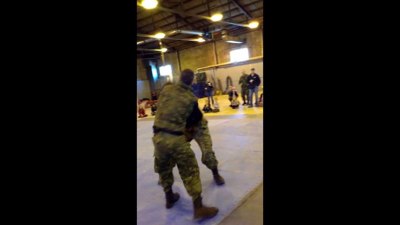 Canadian military CQC Demonstration - YouTube