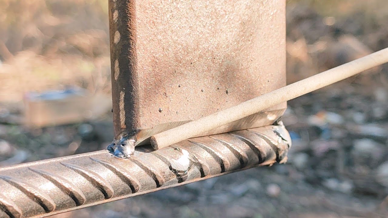 Only a few people know the technique of welding concrete steel to plate steel - YouTube