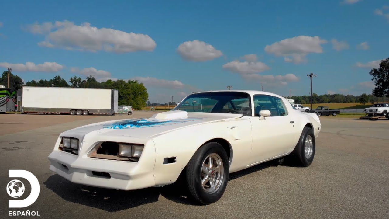 El renovado Pontiac Trans Am '77 emociona a todos por su gran causa ...