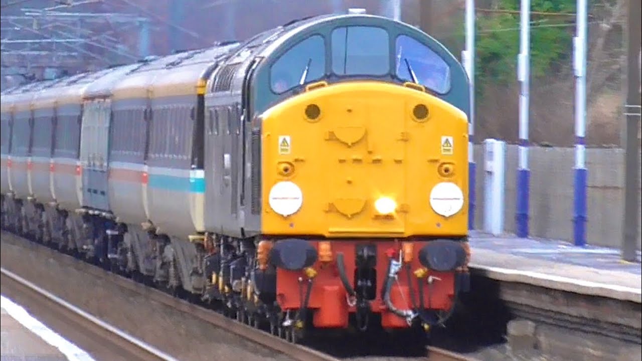 CLASS 40 AT SPEED, Returning With The Whistling Highlander At Lockerbie ...