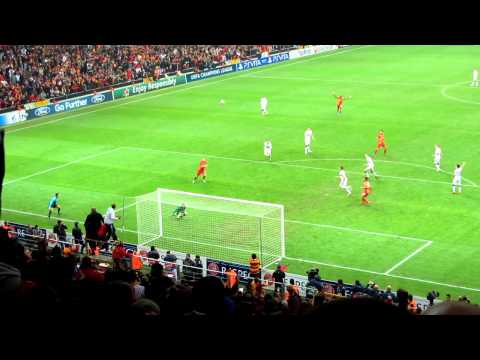 Hamit Altıntop'un Direkten Dönen Şutu HD (Galatasaray 1 - 0 Manchester United)