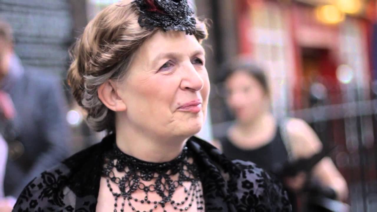 Dodger by Terry Pratchett - The Launch - YouTube