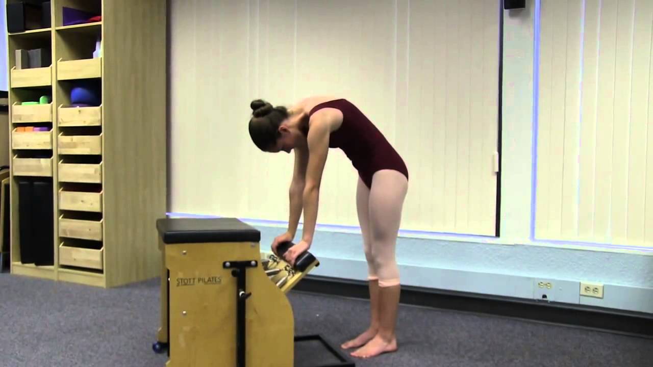 Pacific Northwest Pilates: Cat Standing for a Ballet Dancer - YouTube