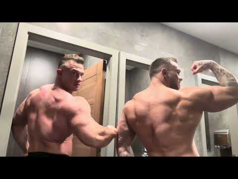 Ultimate pumped muscle worship ! Back & biceps # muscles #pumped #muscleworship #ripped #bodybuilder