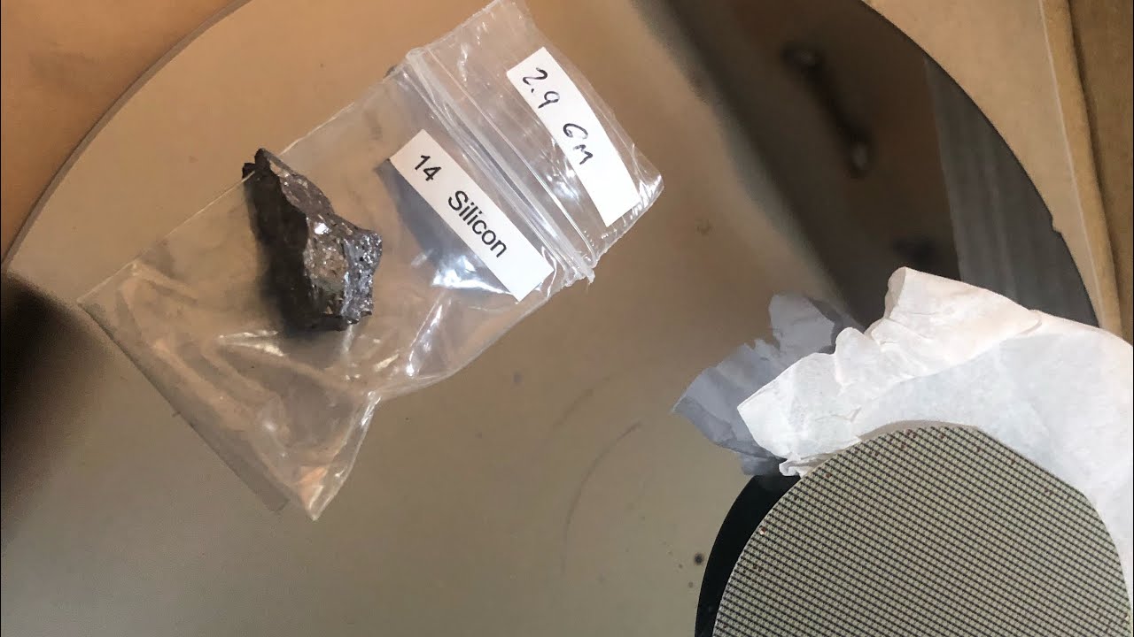 What’s inside a integrated circuit chip - YouTube