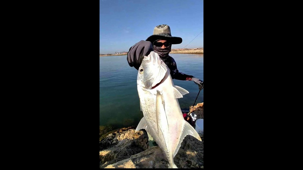 Fish on Giant Trevally 🎣 | Ultralight game | JoelLabrador | Salalah ...